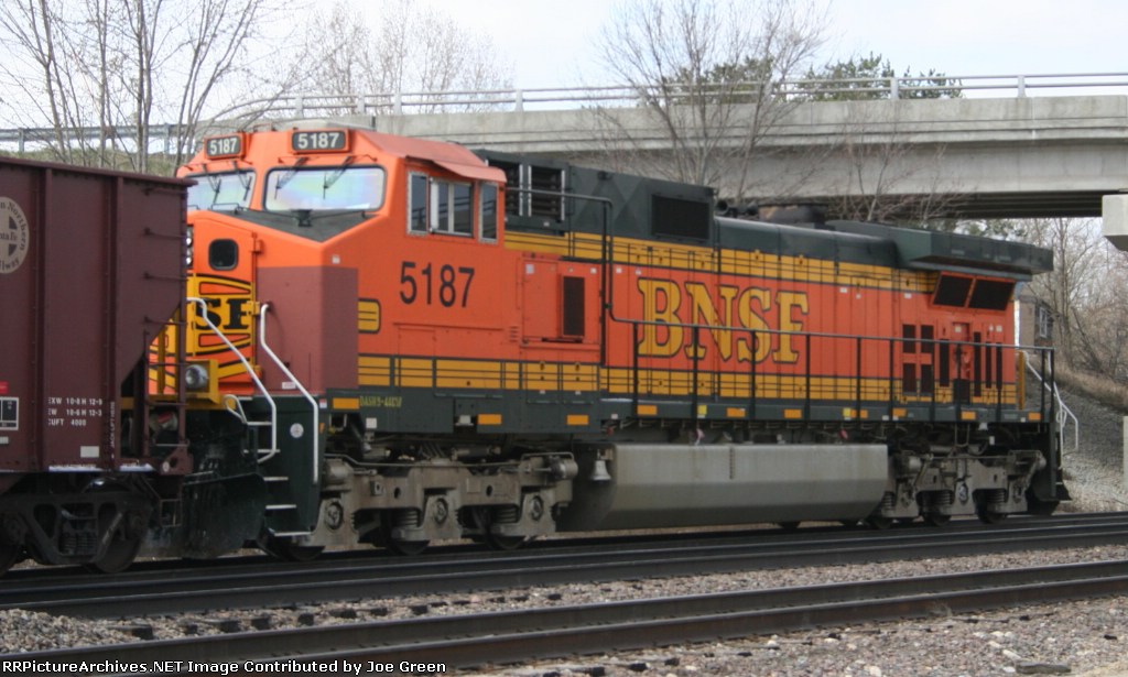 BNSF 5187